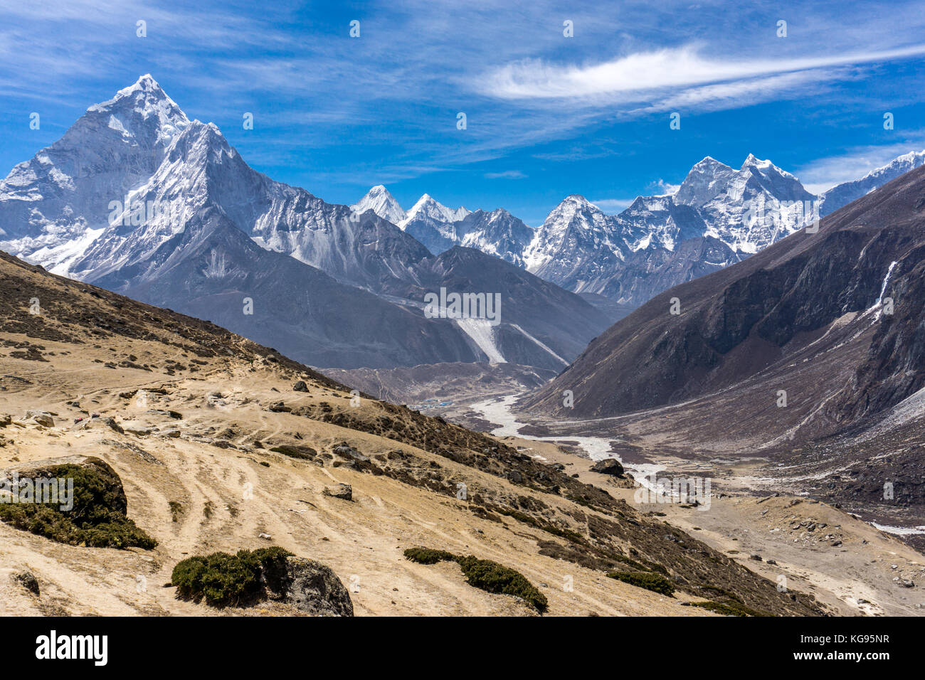 Day ebc trek view hi-res stock photography and images - Alamy