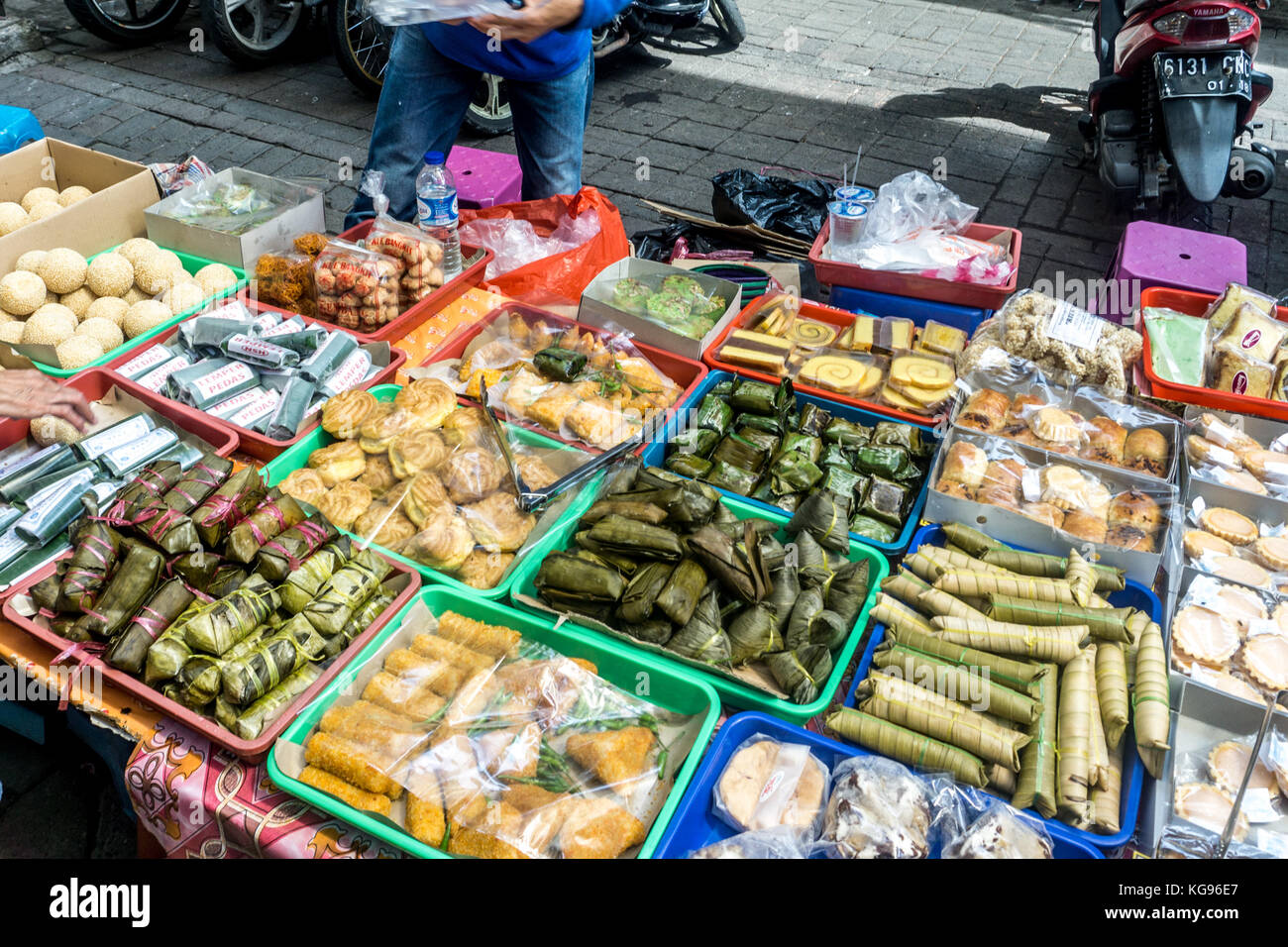 Passer Baroe Market - streetside food Stock Photo - Alamy