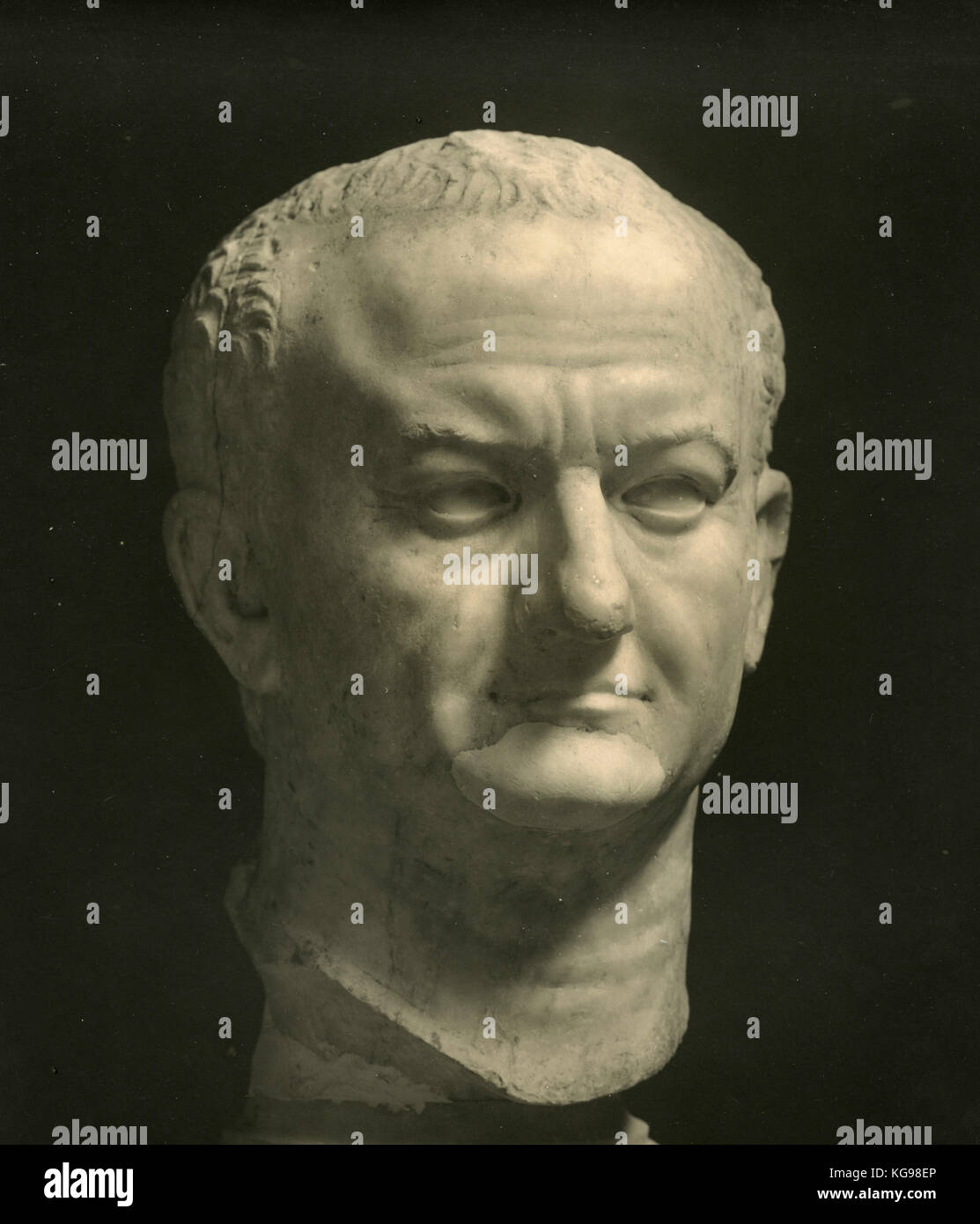 Marble head statue of Vespasianus, Roman emperor Stock Photo - Alamy