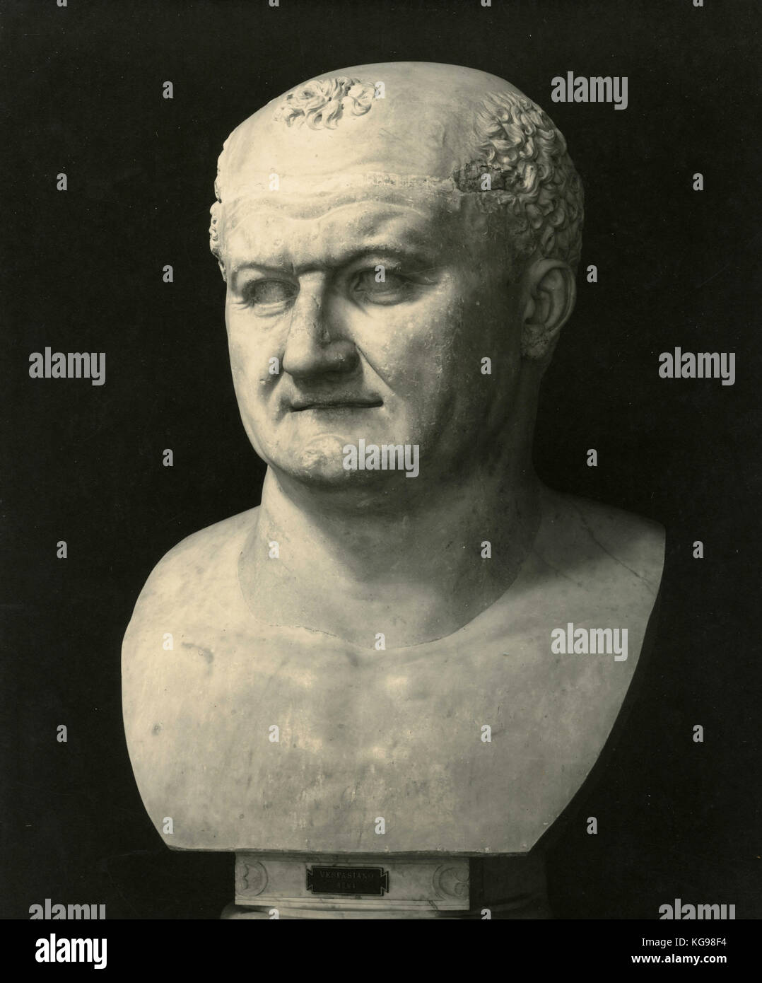 Marble head statue of Vespasianus, Roman emperor Stock Photo - Alamy