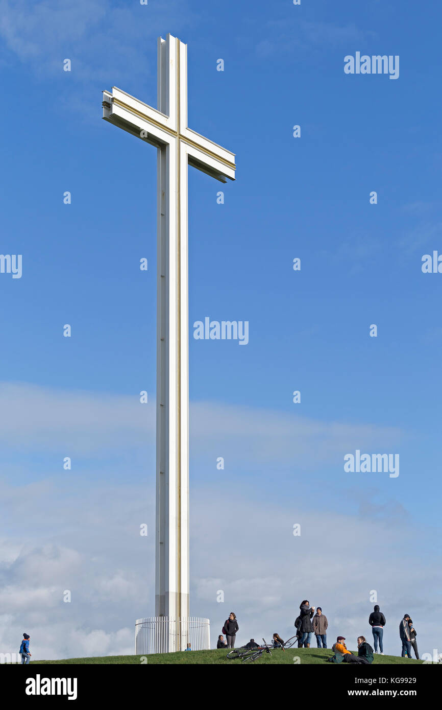 Papal cross hi-res stock photography and images - Alamy