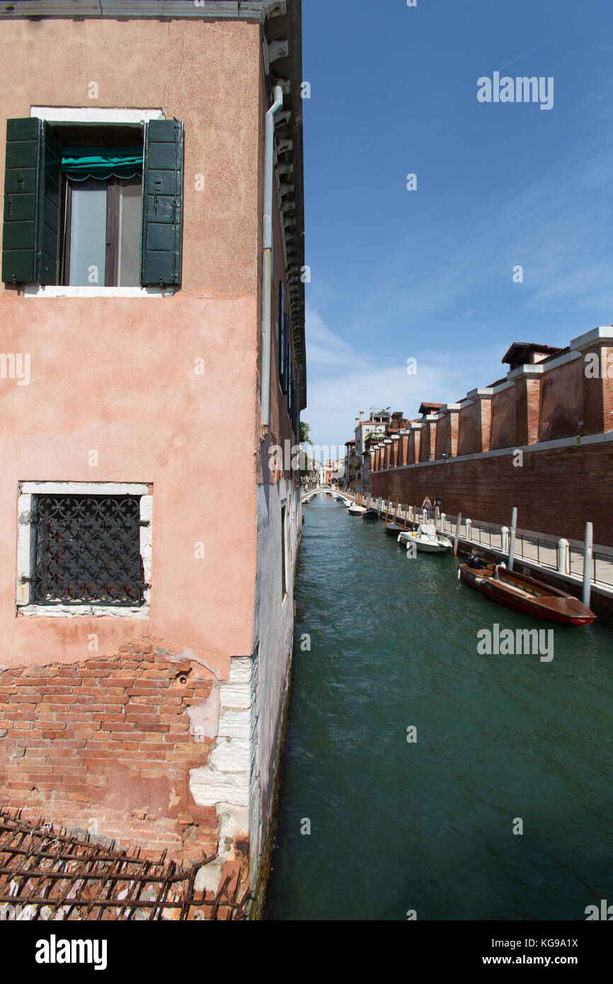 City of Venice Italy. Picturesque view of the Rio de la Fornace Canal ...