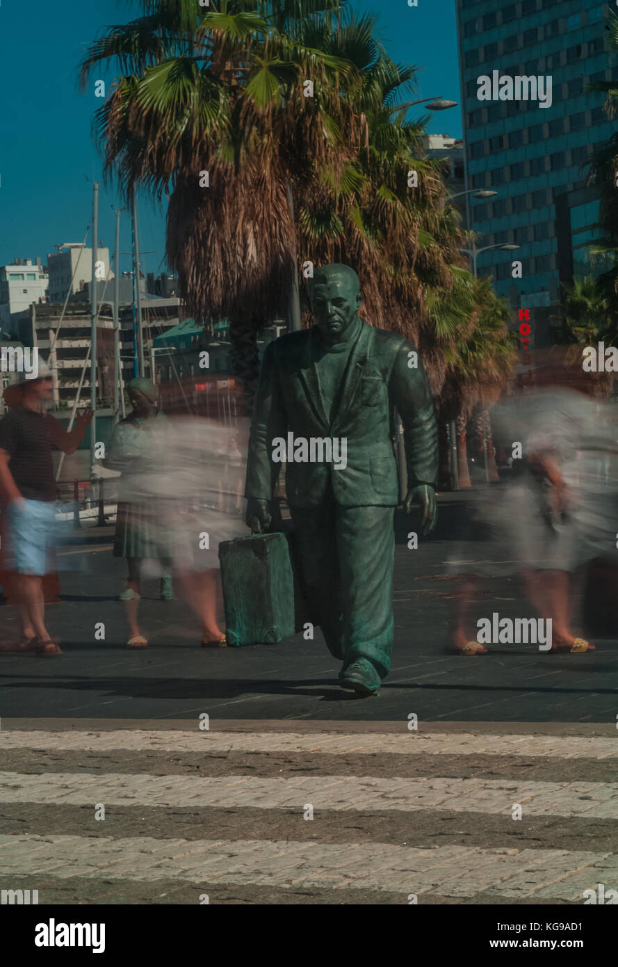 Immigrant statues hi-res stock photography and images - Alamy