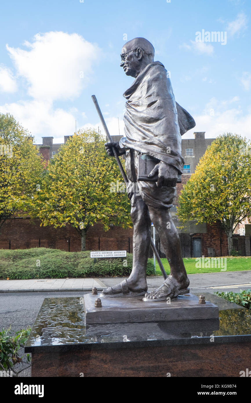 Sculpture,of,Mahatma Gandhi,peace,statue,Lloyd George Avenue,Cardiff ...