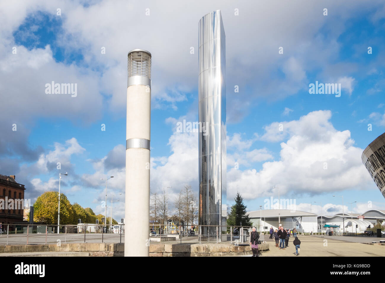 Water sculpture cardiff bay hi-res stock photography and images - Alamy