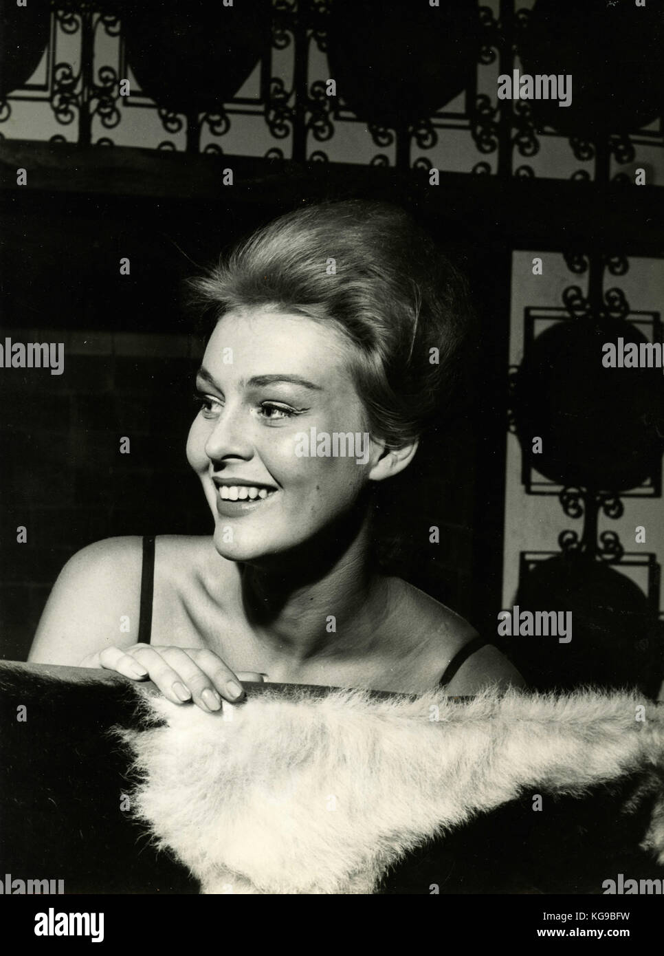 Actress 1960s hi-res stock photography and images - Alamy