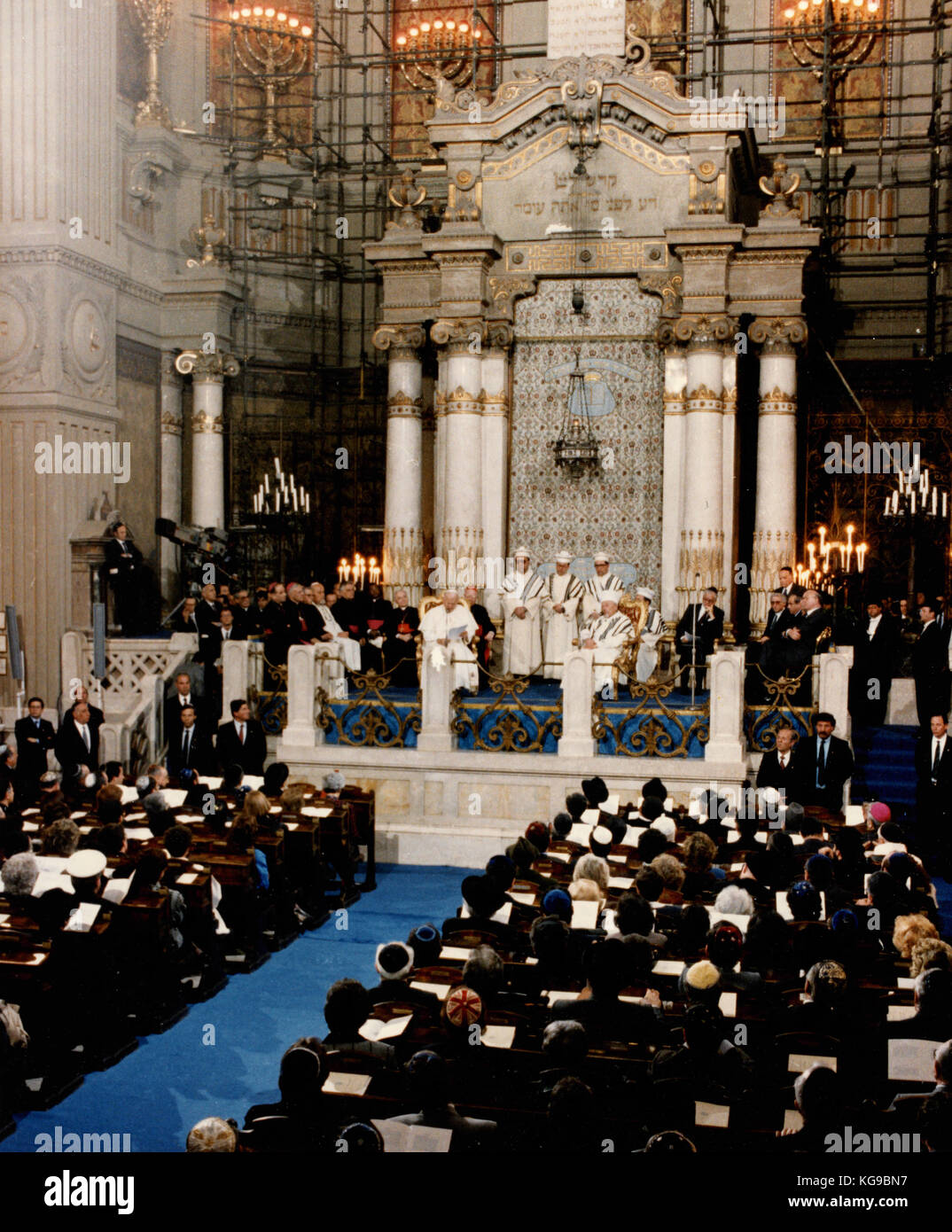 Pope John Paul I visiting the Synagogue, 1986 Stock Photo - Alamy