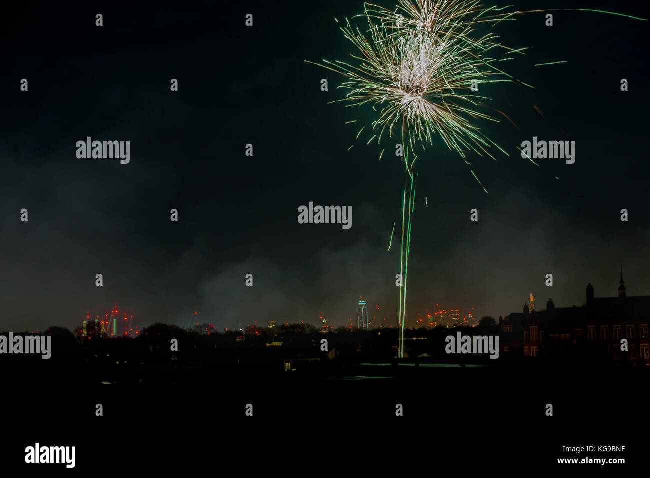 Fireworks guy fawkes skyline hi-res stock photography and images - Alamy