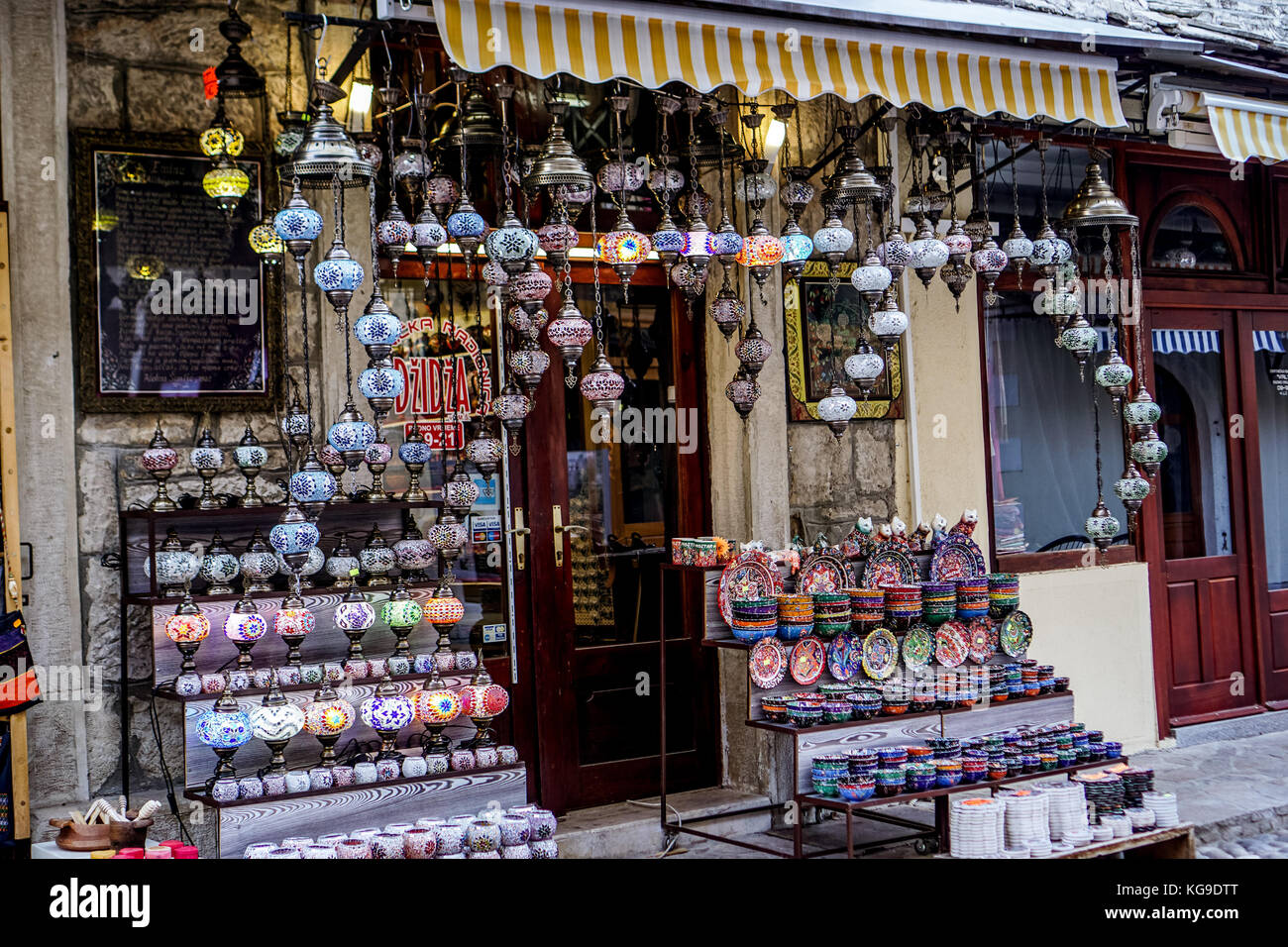 Authentic crafts hi-res stock photography and images - Alamy