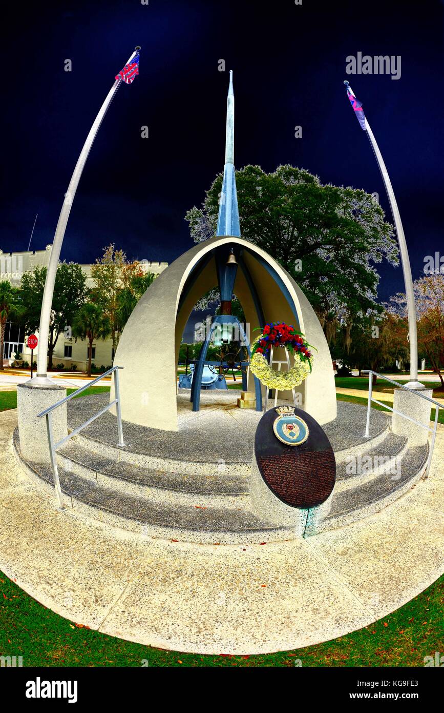 Monument to HMS Seraph Stock Photo - Alamy