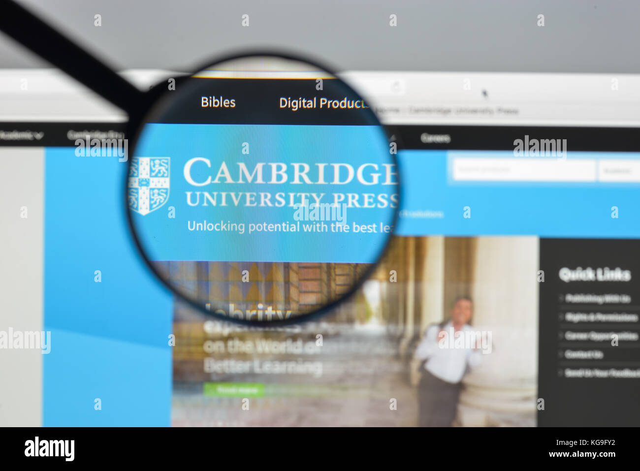 University of cambridge logo hi-res stock photography and images - Alamy