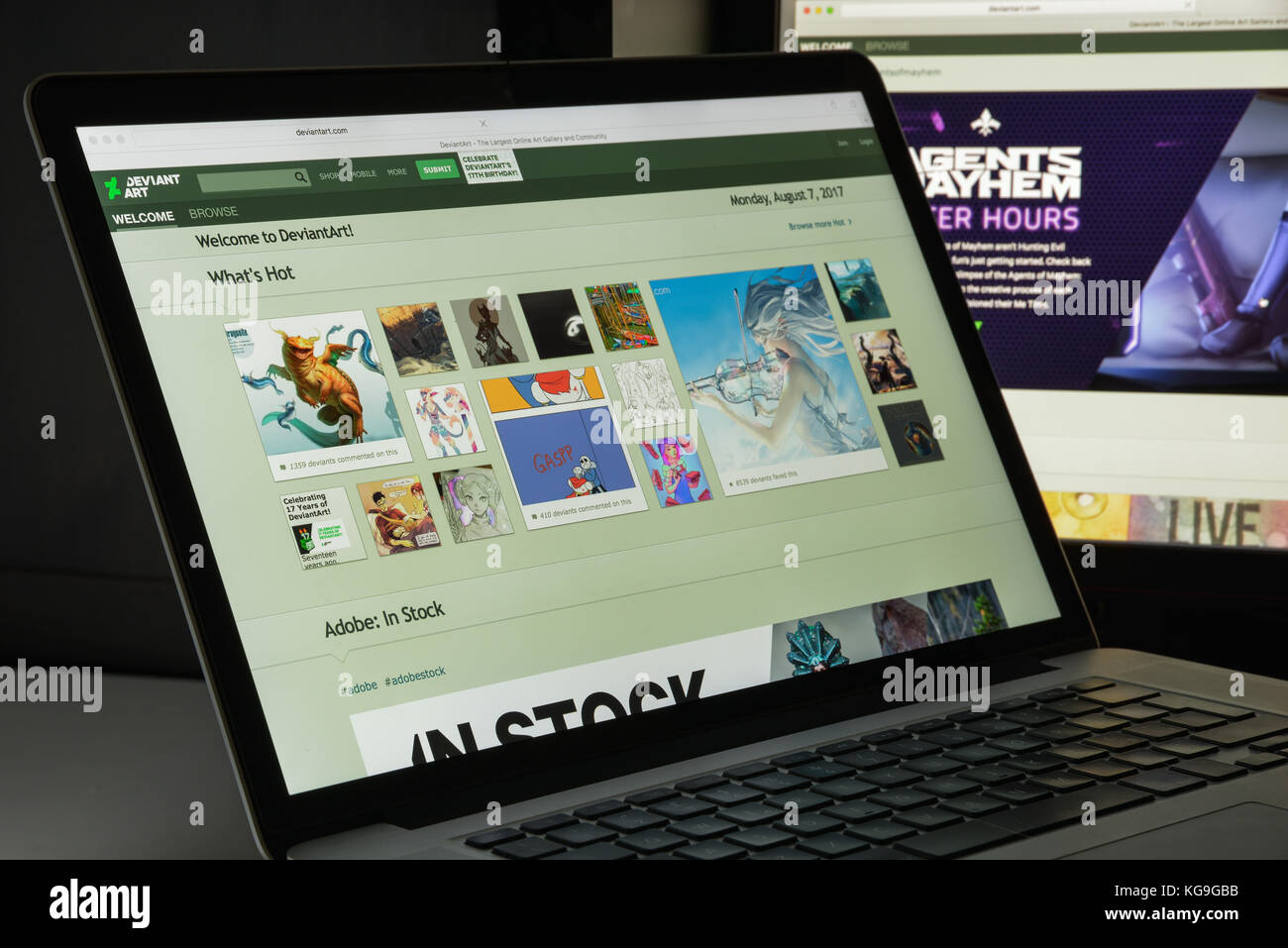 Deviantart hi-res stock photography and images - Alamy