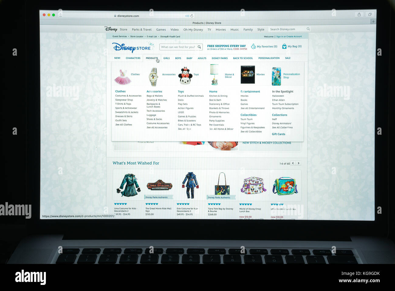 Disneystore hi-res stock photography and images - Alamy