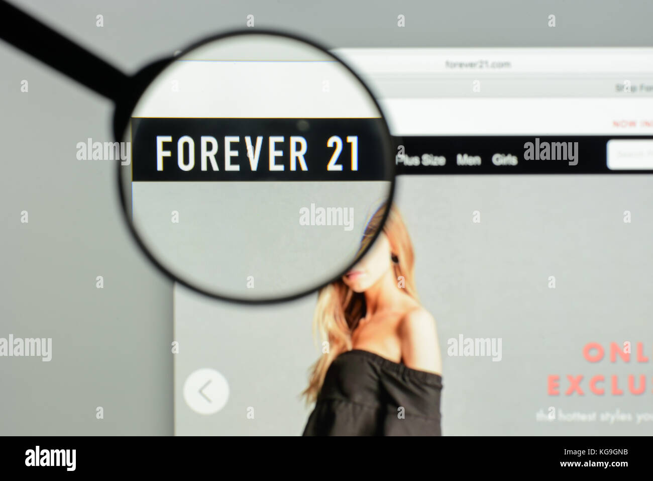 Forever 21 sign hi-res stock photography and images - Alamy