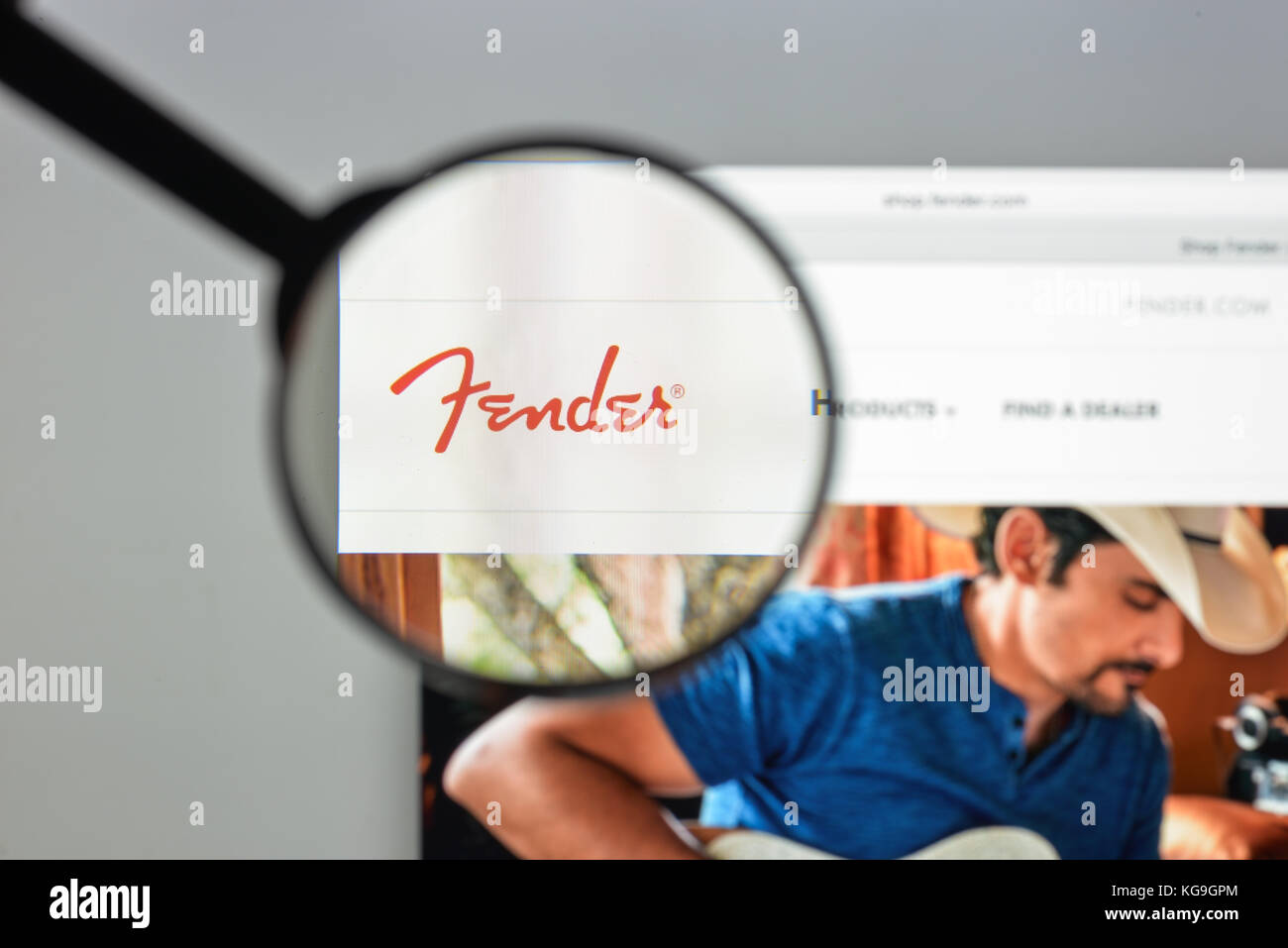 Fender logo hi-res stock photography and images - Alamy
