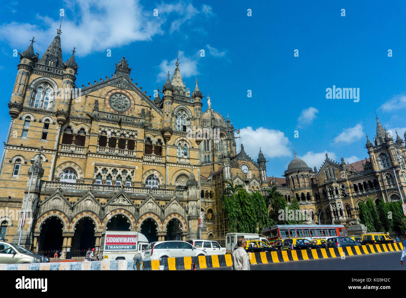 Churchgate station 2016 hi-res stock photography and images - Alamy