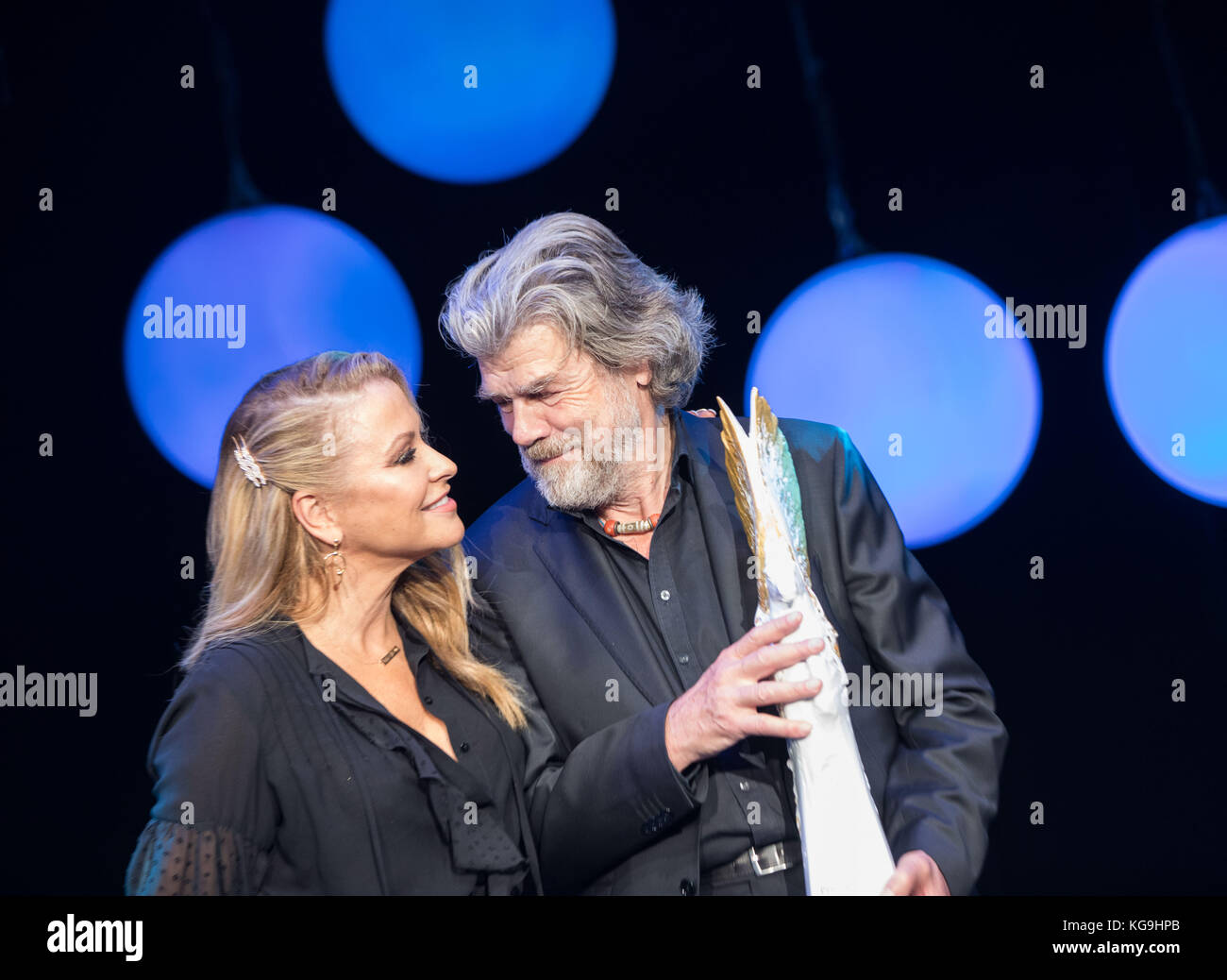 Frankfurt am Main, Germany. 04th Nov, 2017. Singer Anastacia presents ...