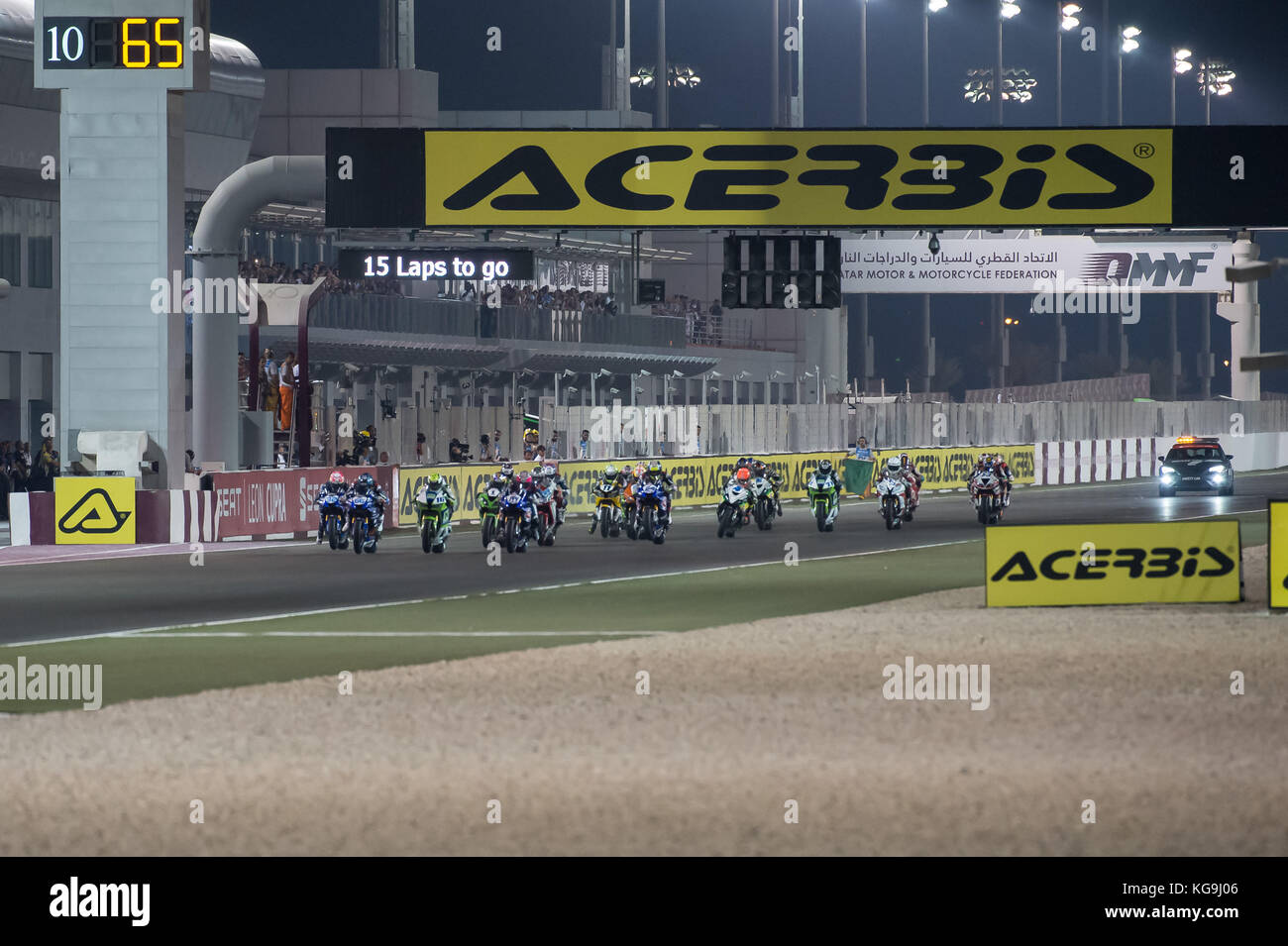 Losail International Circuit, Qatar. 4th Nov, 2017. The riders start ...