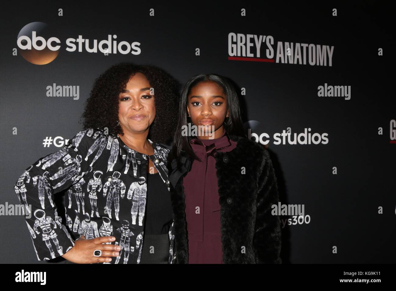 Los Angeles, CA, USA. 4th Nov, 2017. Shonda Rhimes, Harper Rhimes at ...