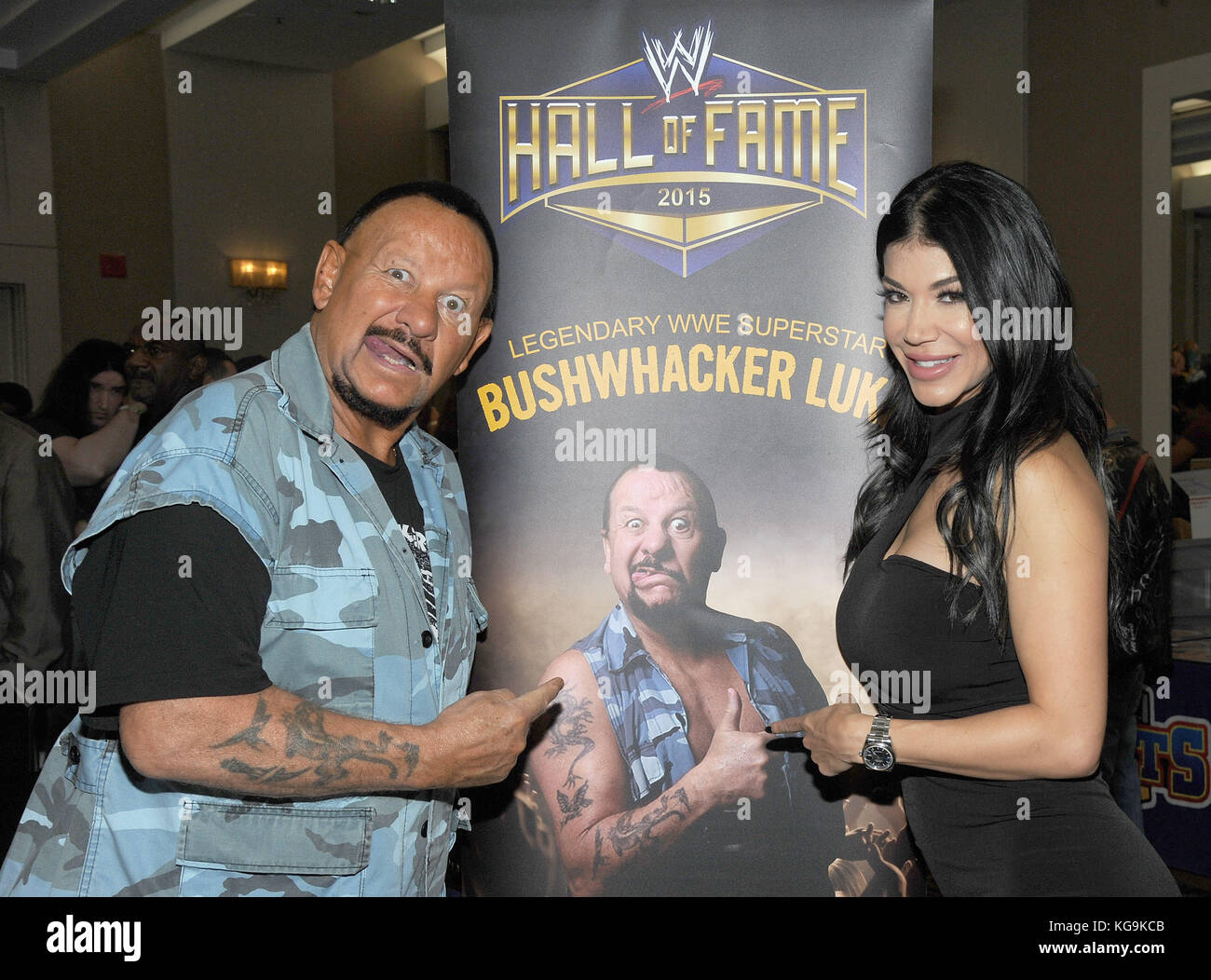 New York, NY, USA. 4th Nov, 2017. Buhwhacker Luke Williams and Rosa ...