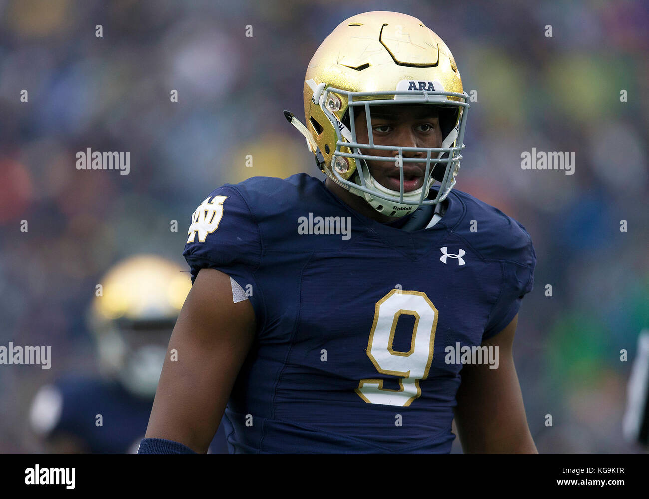 November 04, 2017: Notre Dame defensive lineman Daelin Hayes (9) during ...