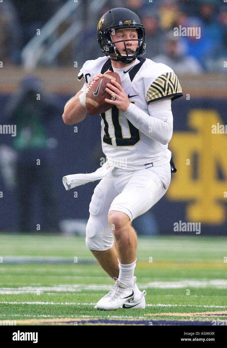 November 04, 2017: Wake Forest quarterback John Wolford (10) passes the ...