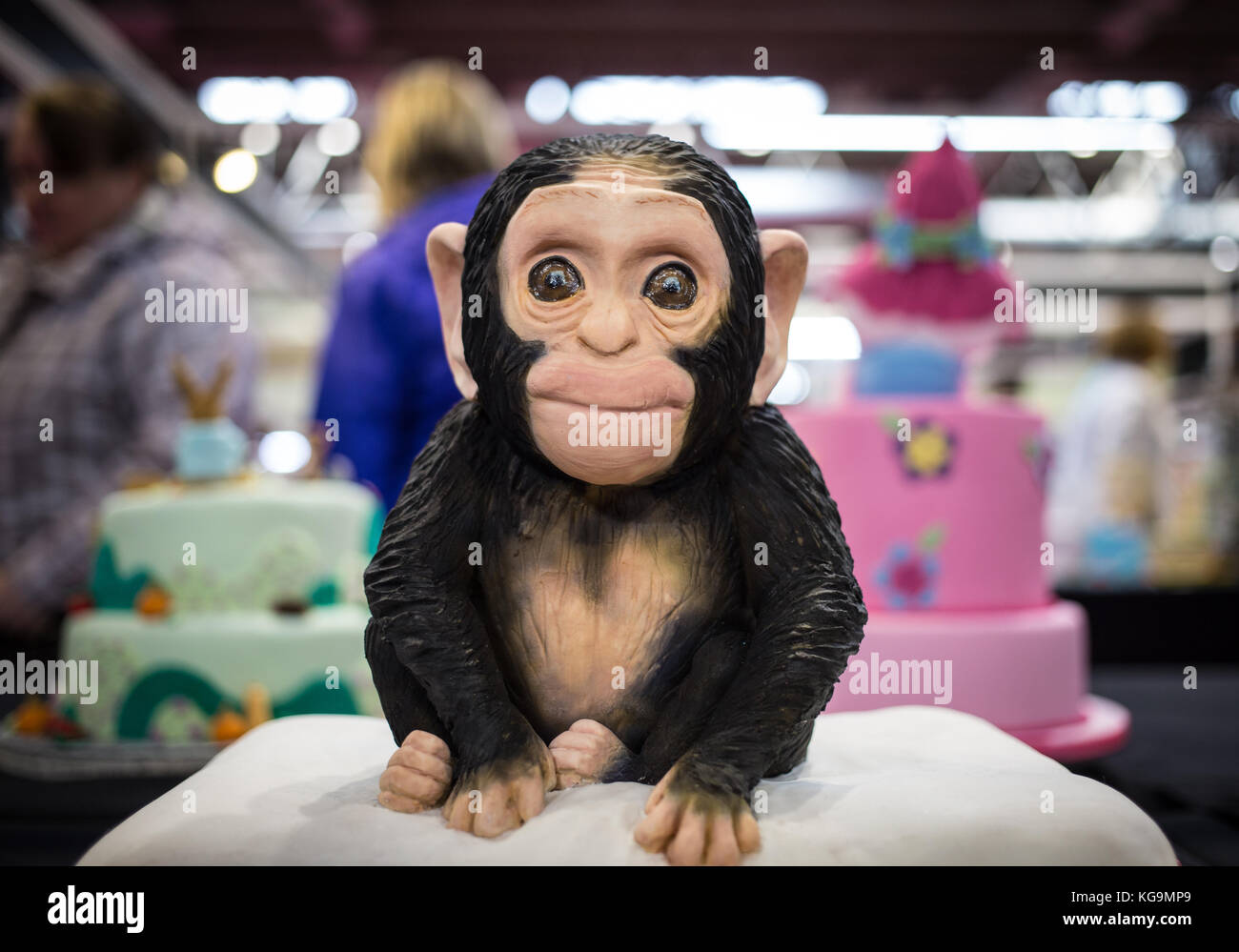 Birmingham, UK. 5th November, 2017. A Chimpanzee inspired cake at Cake ...
