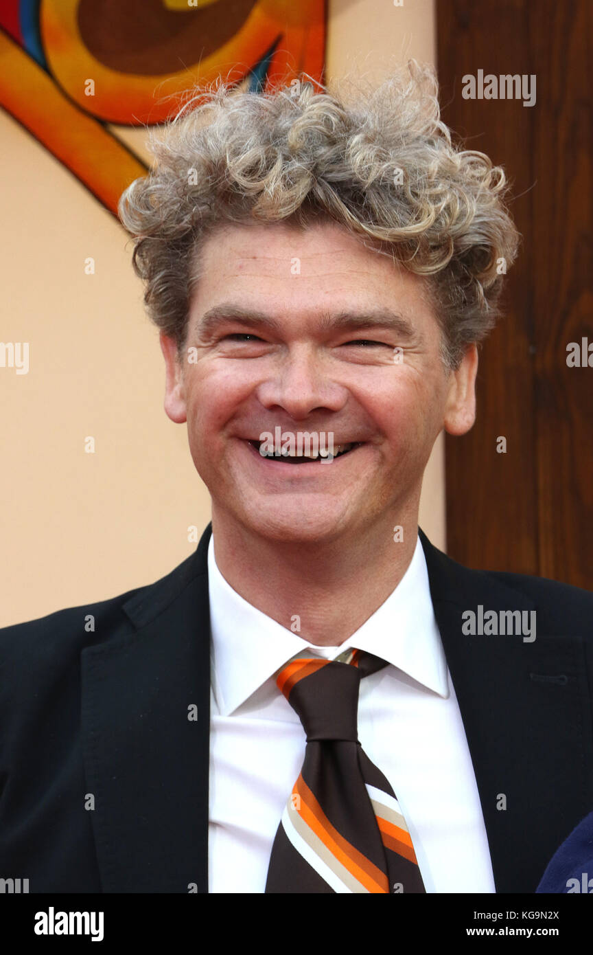 Simon farnaby hi-res stock photography and images - Alamy