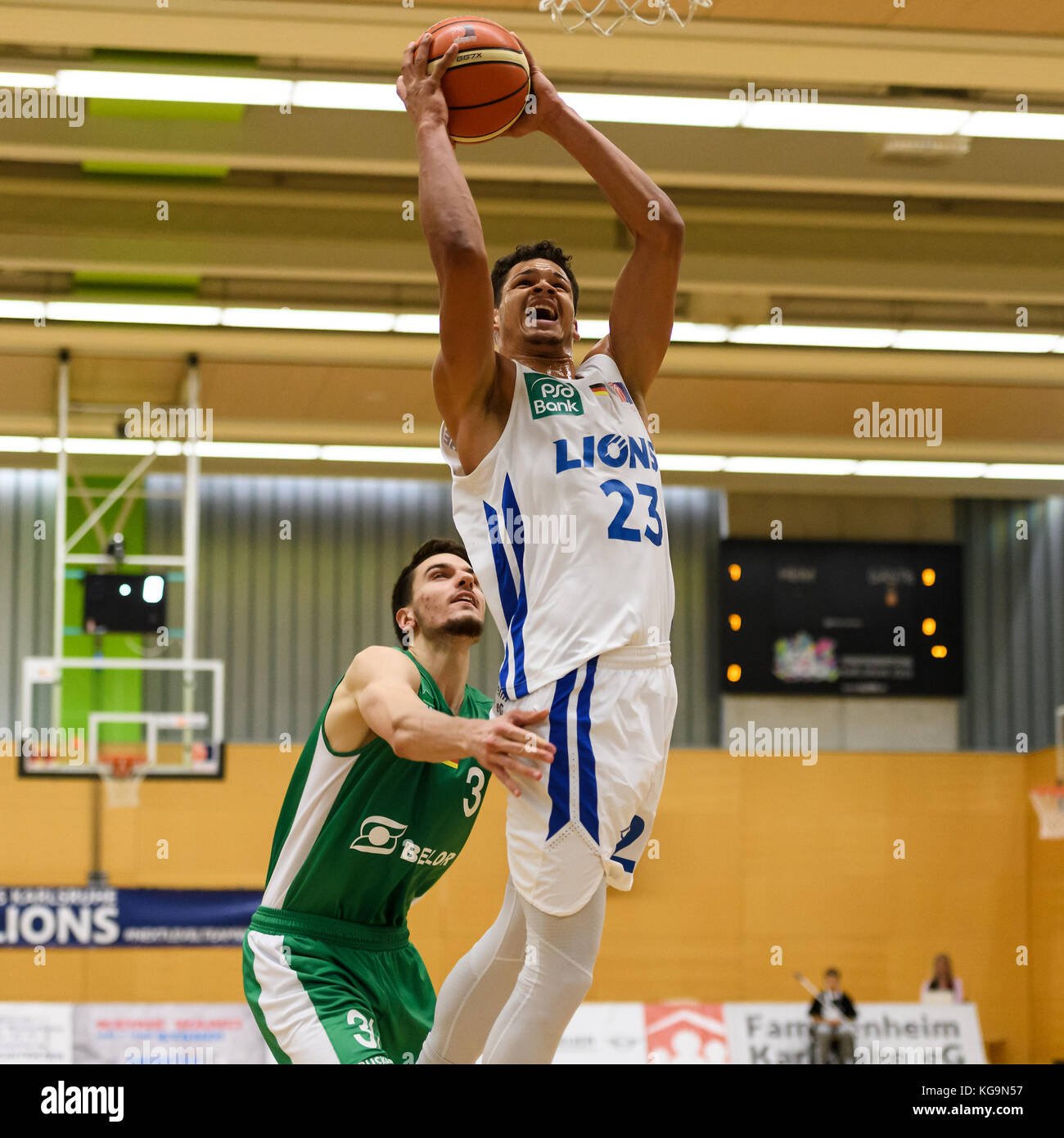 Karlsruhe, Deutschland. 05th Nov, 2017. Maurice Pluskota (Lions ...