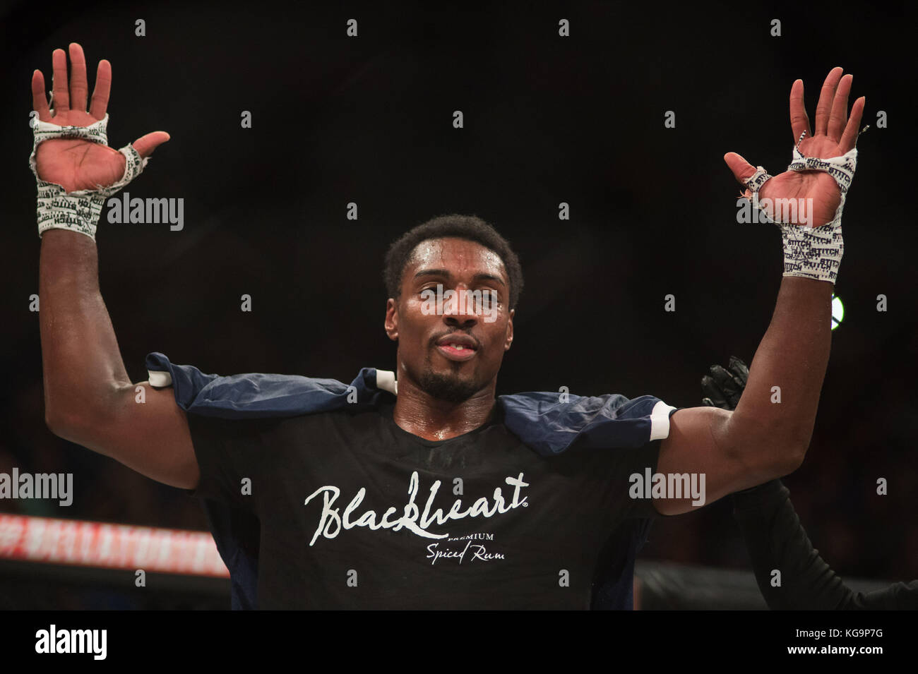 State College, Pennsylvania, USA. 3rd Nov, 2017. PHIL DAVIS celebrates ...