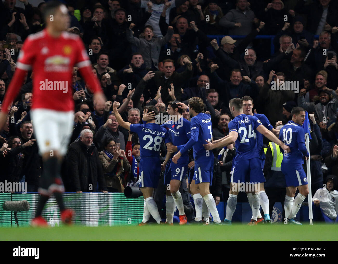London, UK. 05th Nov, 2017. Chelsea players celebrate the first Chelsea ...