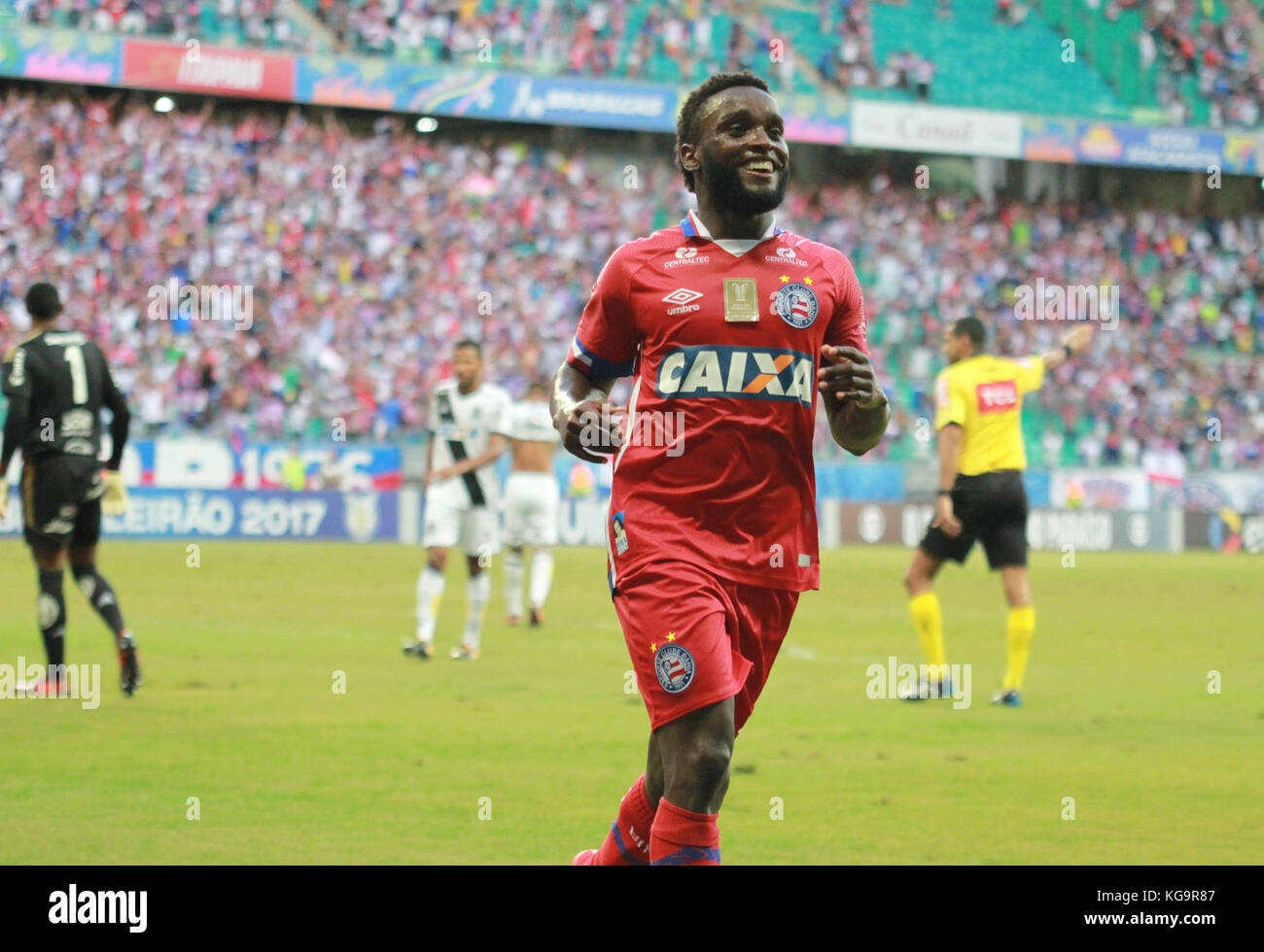Salvador, Brazil. 05th Nov, 2017. Mendoza celebrates goal scored in ...