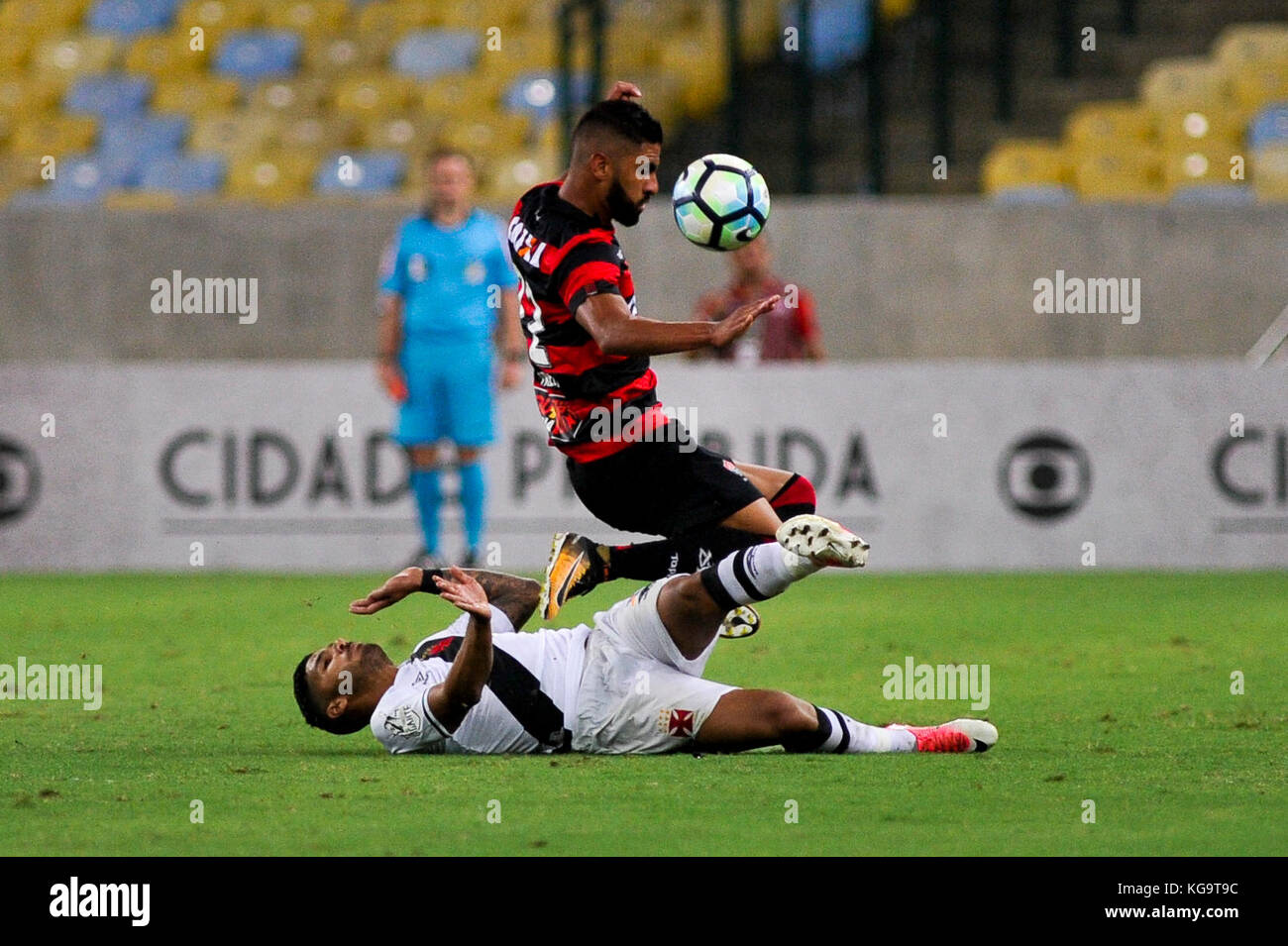 Rio De Janeiro, Brazil. 05th Nov, 2017. Santiago Trellez during Vasco x ...