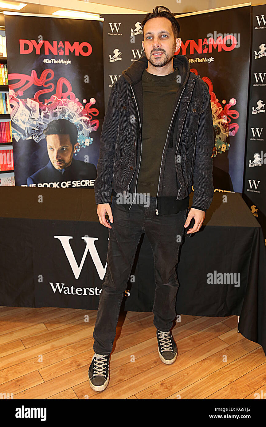 Bluewater Kent, UK. 5th Nov, 2017. Steven Frayne aka DYNAMO signs ...