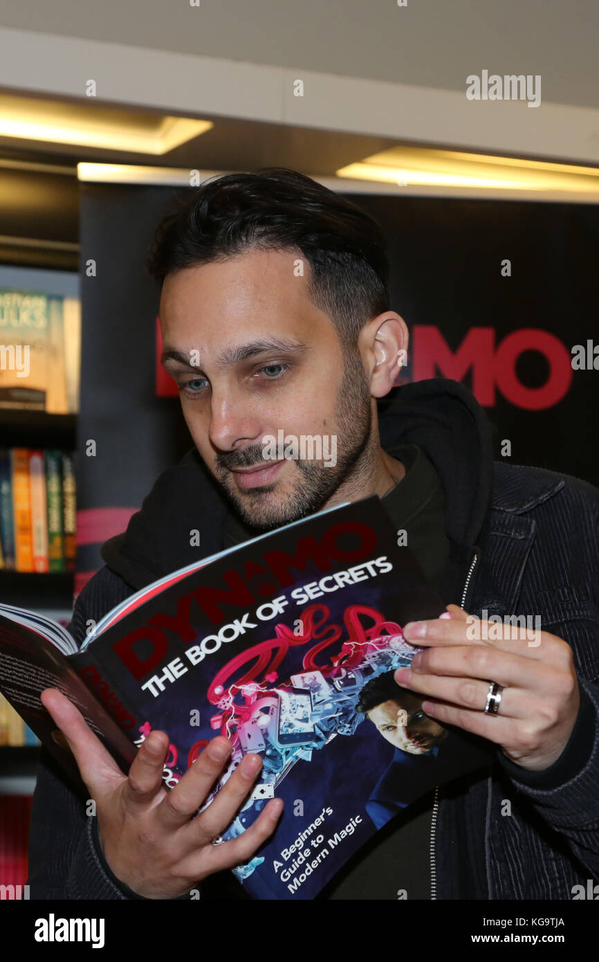 Bluewater Kent, UK. 5th Nov, 2017. Steven Frayne aka DYNAMO signs ...
