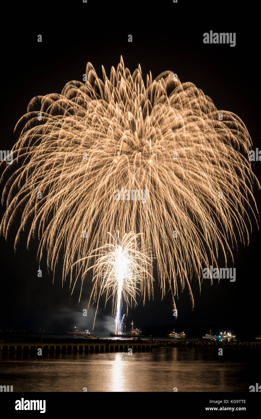 Firework cascade hi-res stock photography and images - Alamy
