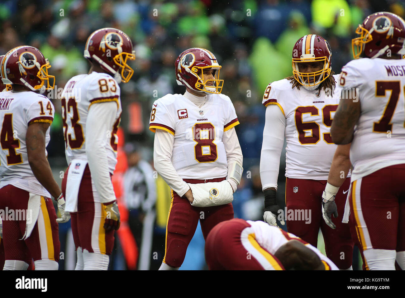 Washington, USA. 5th Nov, 2017. Redskins quarterback Kirk Cousins (8 ...