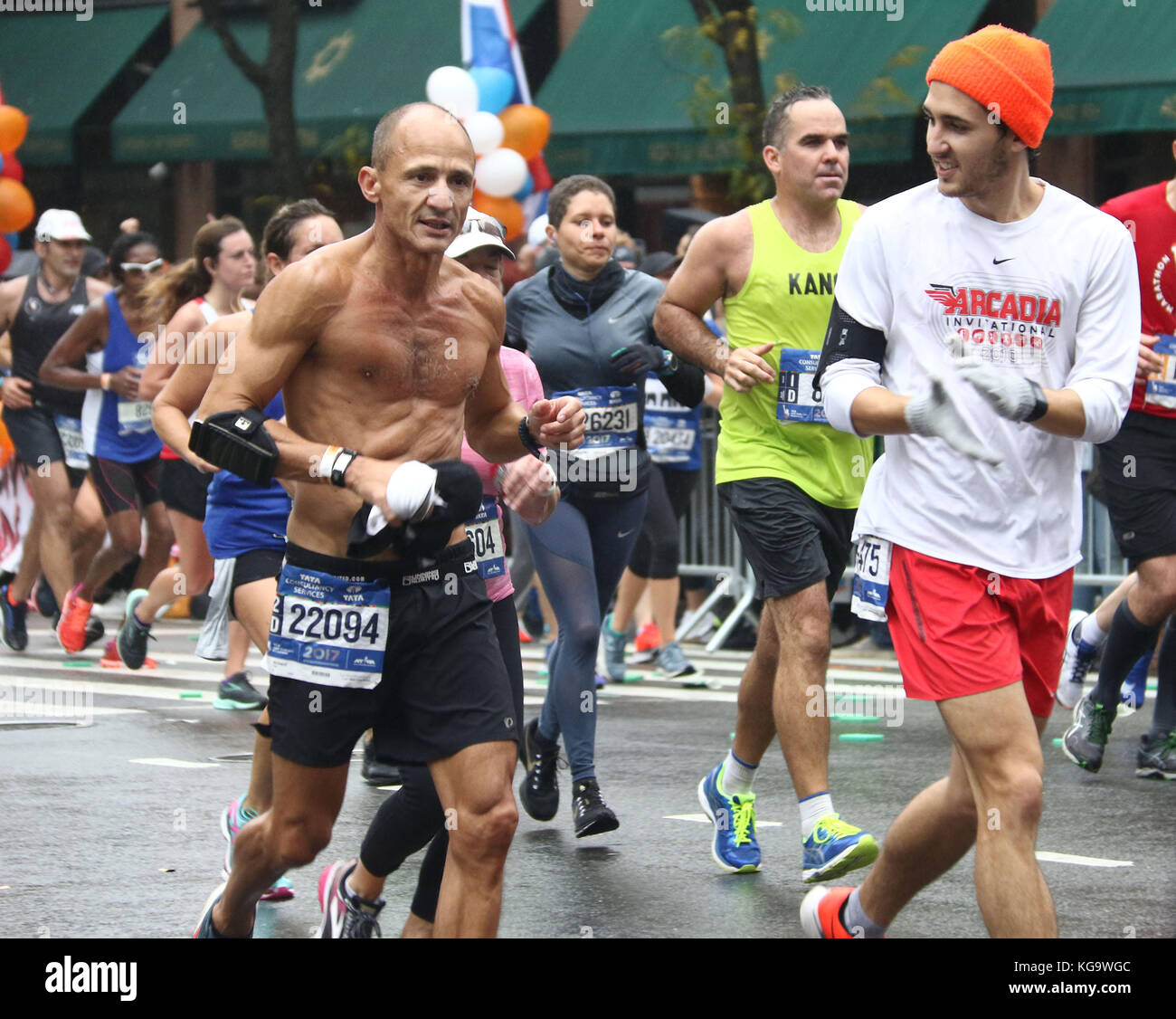 New York City, New York, USA. 4th Nov, 2017. Runners run up 1st Avenue ...
