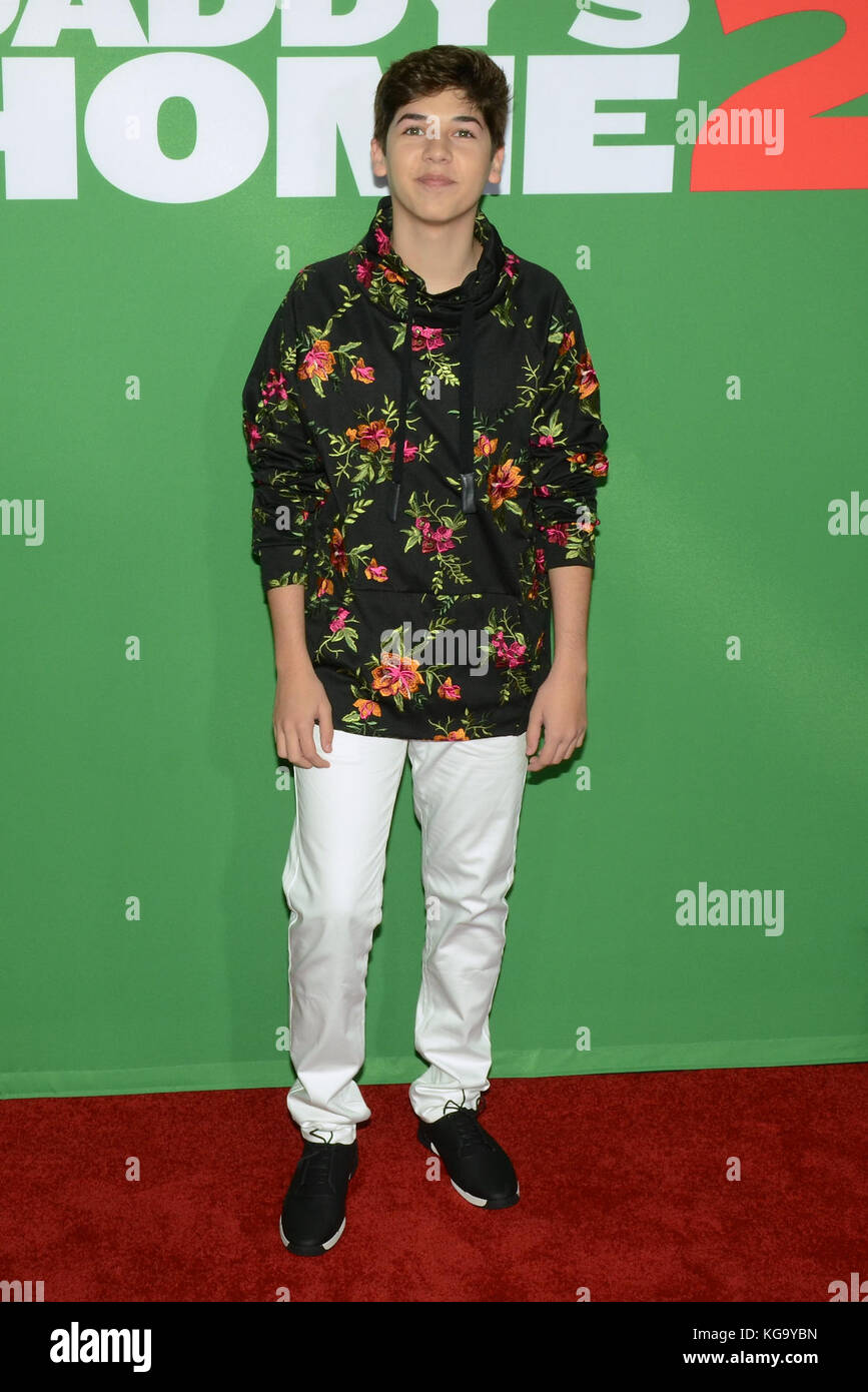 Los Angeles, California, USA. 5th Nov, 2017. MARIO SELMAN attends the ...