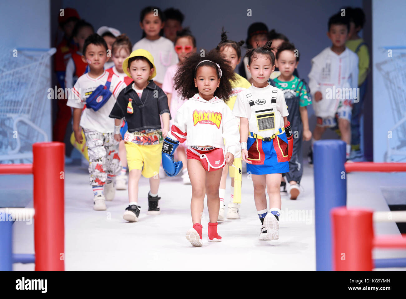 Beijing, China. 5th Nov, 2017. (EDITORIAL USE ONLY. CHINA OUT) .Kids ...