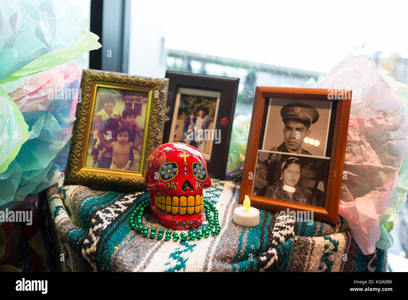 Altar de ofrendas hi-res stock photography and images - Alamy