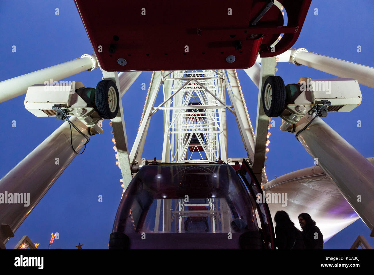 Nottingham goose fair ferris wheel hi-res stock photography and images ...