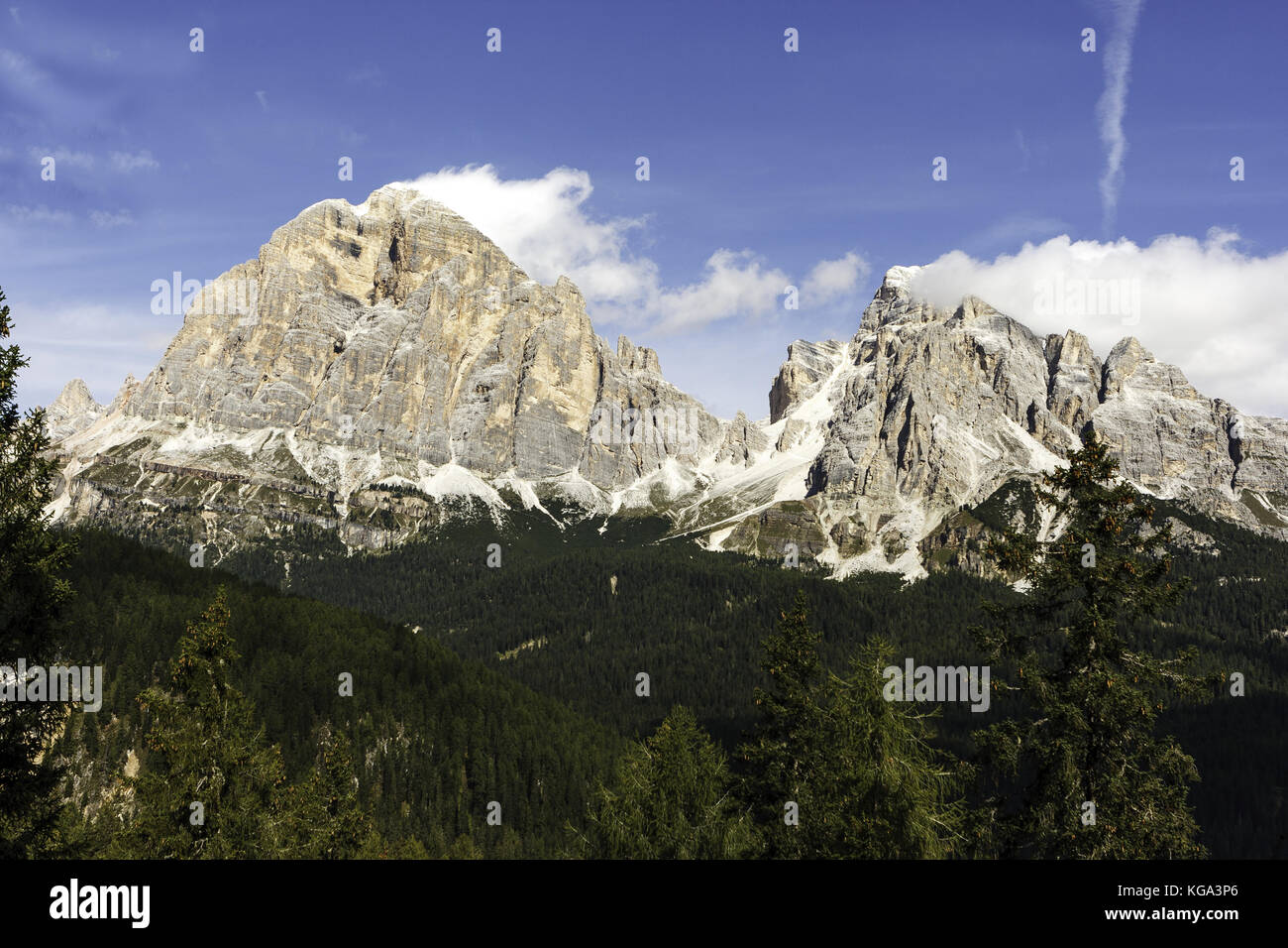 Cinque torri and tofane group hi-res stock photography and images - Alamy