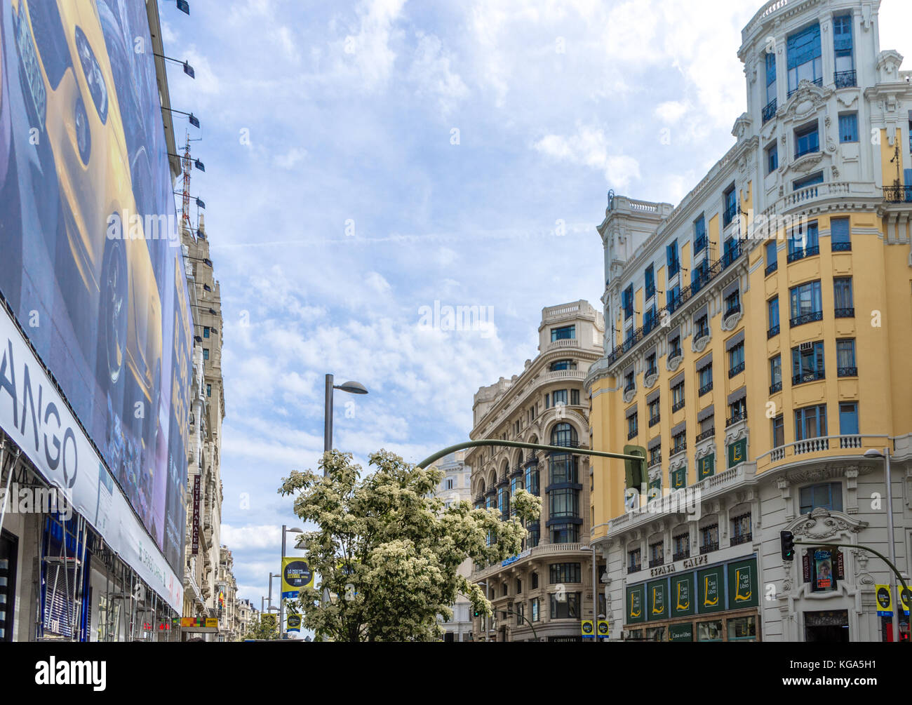 Madrid busy plaza at night hi-res stock photography and images - Alamy