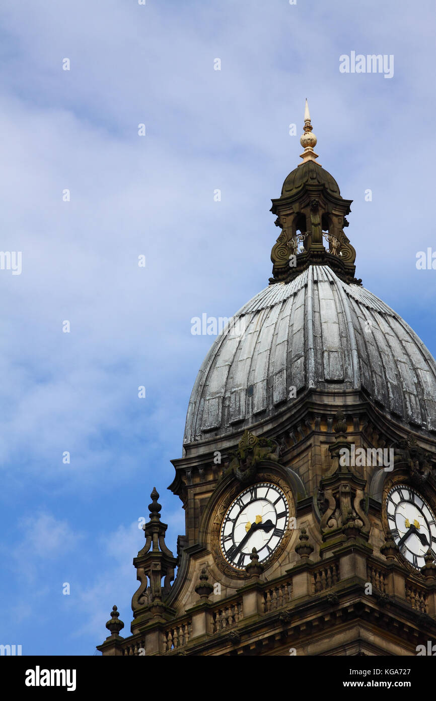 Leeds town hall clock face hi-res stock photography and images - Alamy