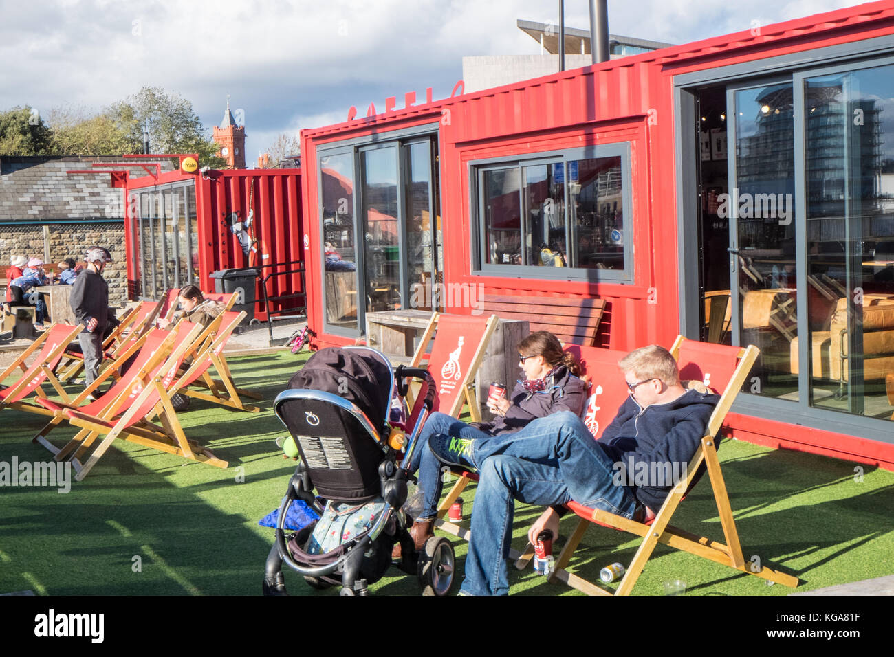 Shipping container conversion hi-res stock photography and images - Alamy