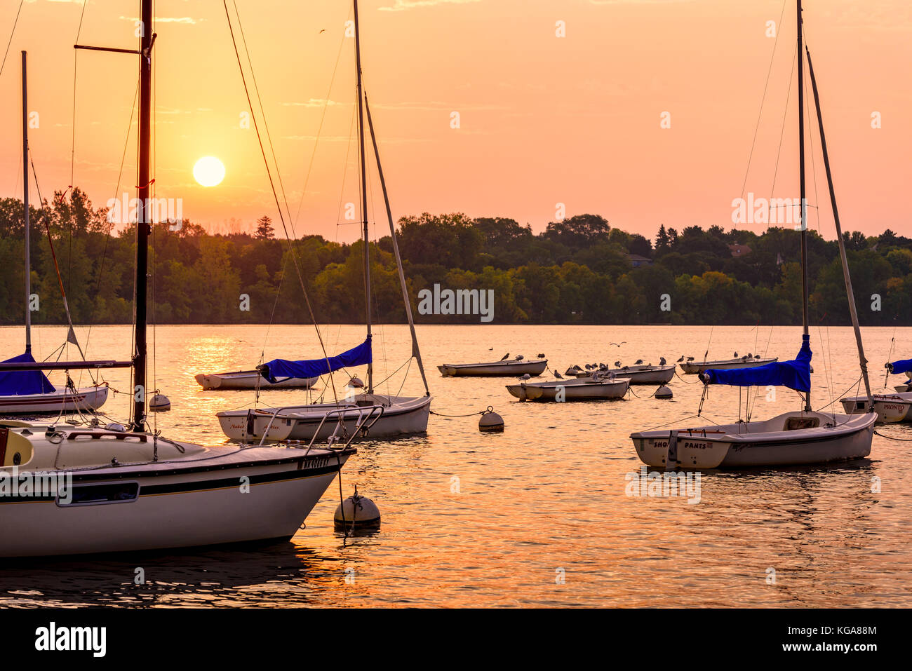 Sunrise lake harriet hi-res stock photography and images - Alamy