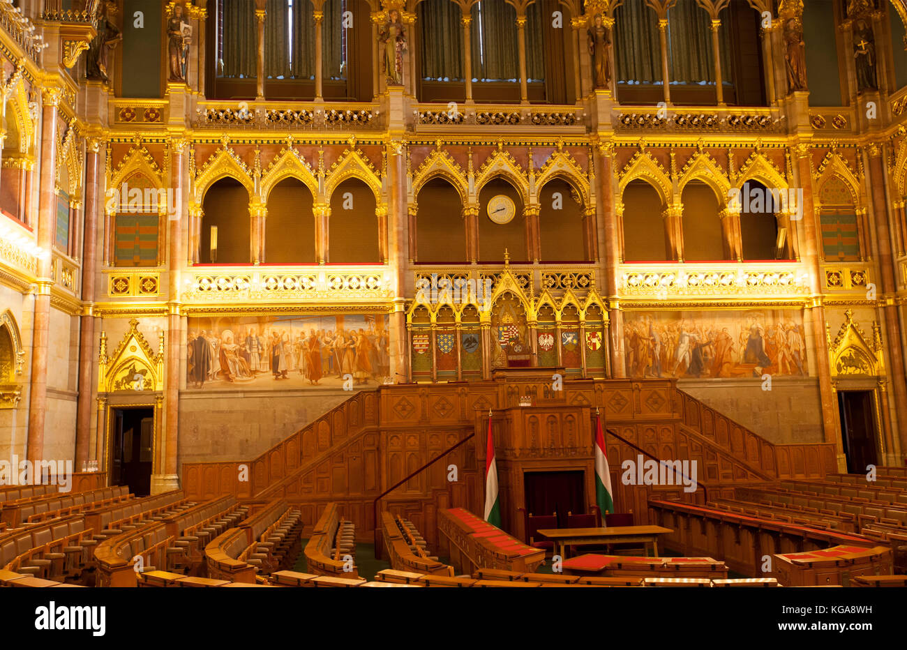 Hungarian parliament interior hi-res stock photography and images - Alamy