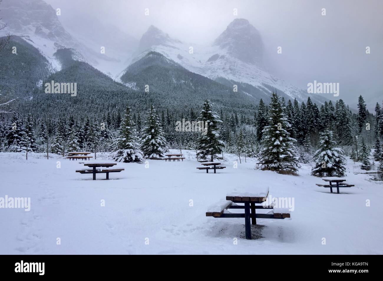 Cloudy and rocky hi-res stock photography and images - Alamy