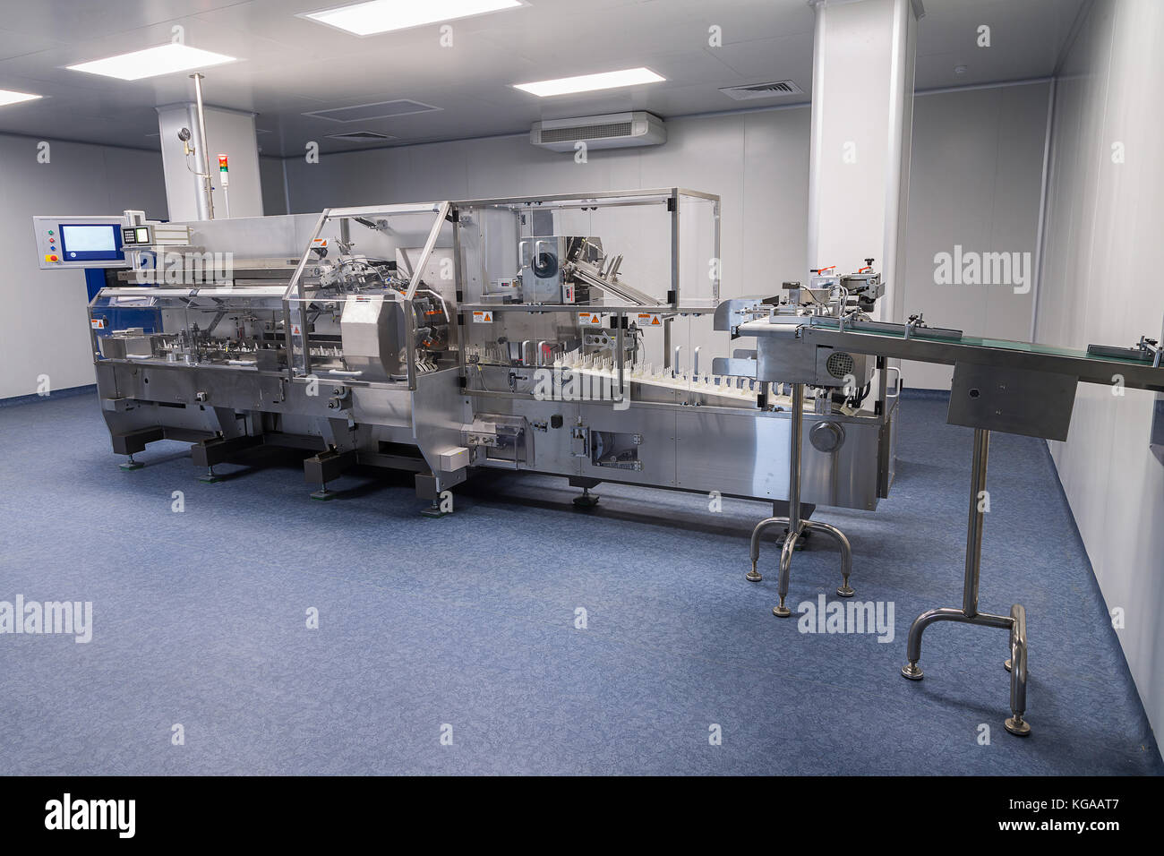 photos sterile production area with the machine for the producti Stock ...